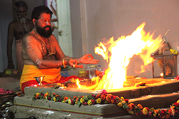 Havan A Vedic Ritual In Which Services Are Made Into The Holy Fire ...